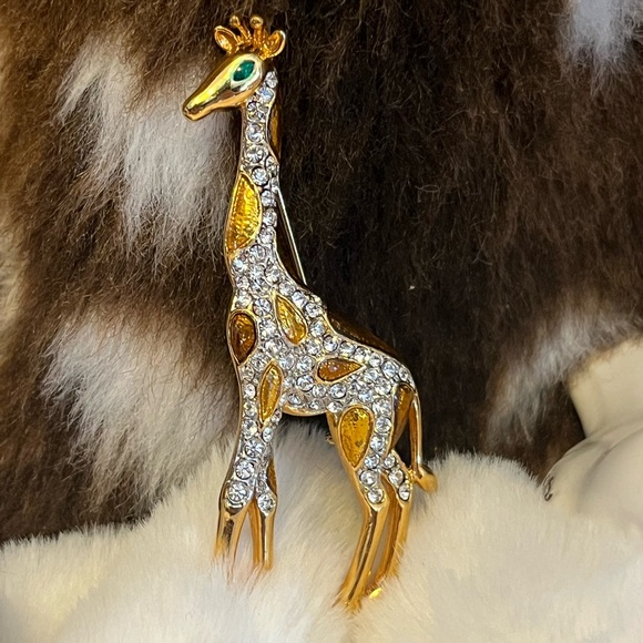 Jewelry | Giraffe Brooch Vintage | Poshmark